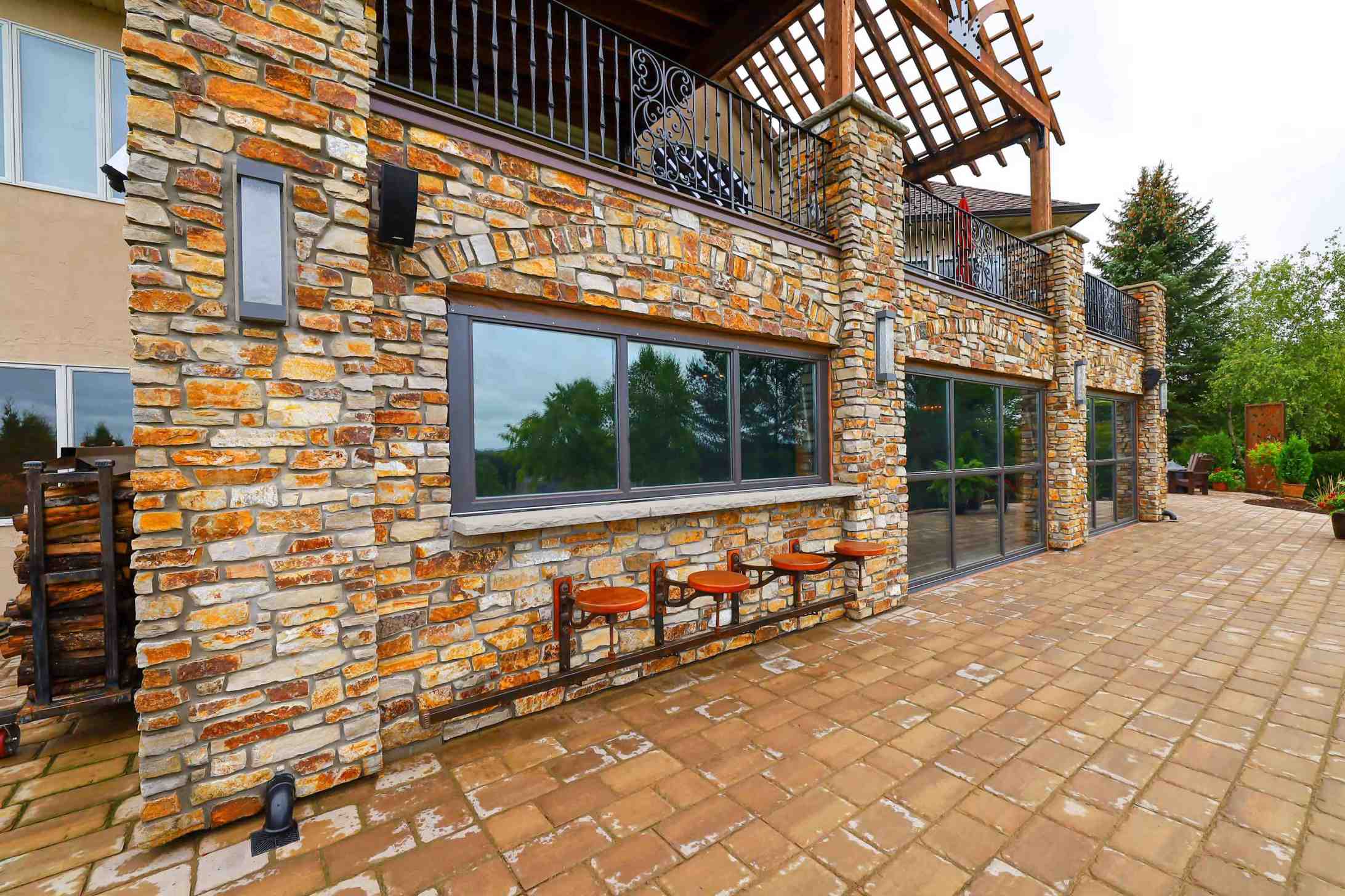 Green Side Home, Three Glass Walls - PowerLift Doors