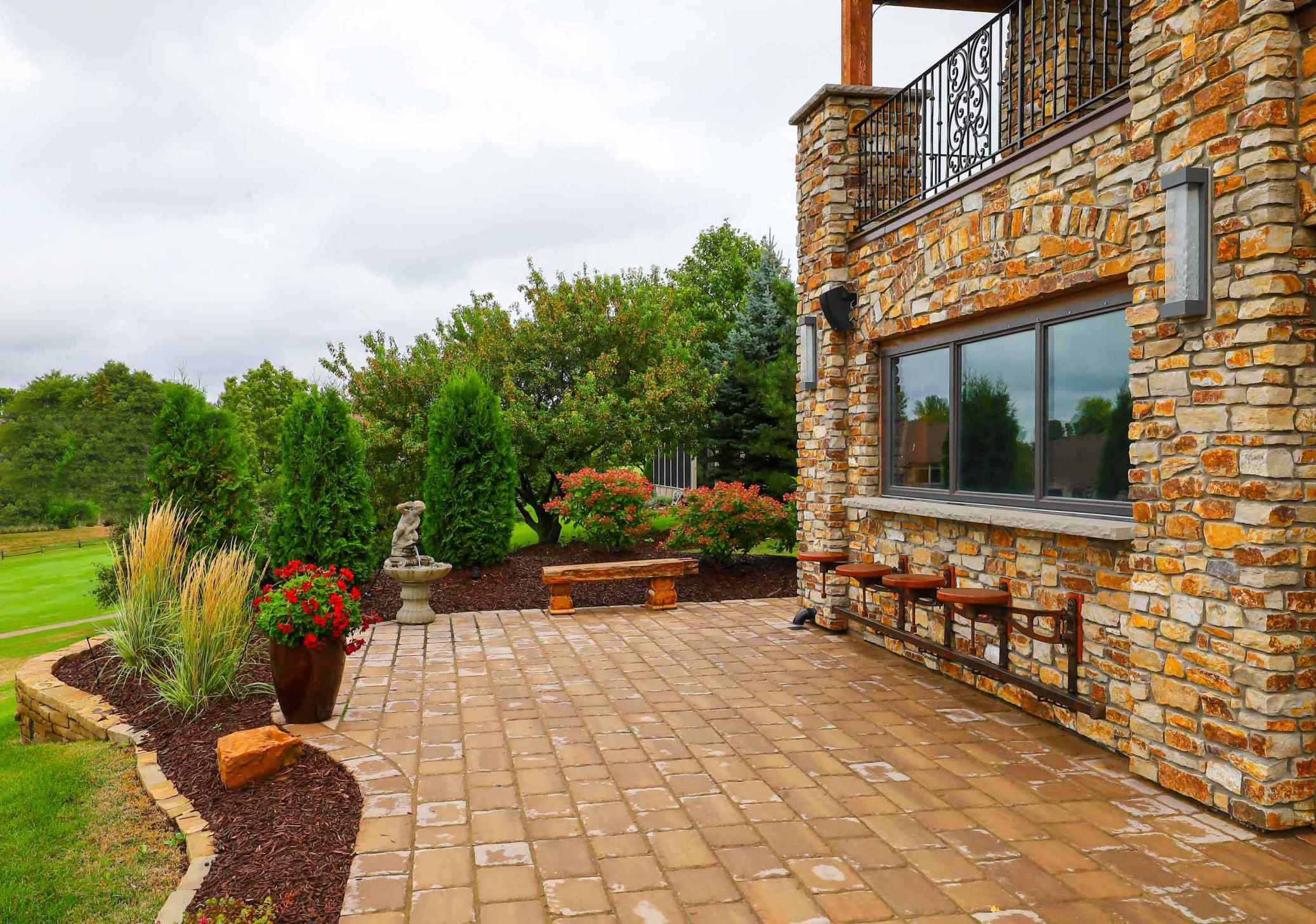 Green Side Home, Three Glass Walls - PowerLift Doors